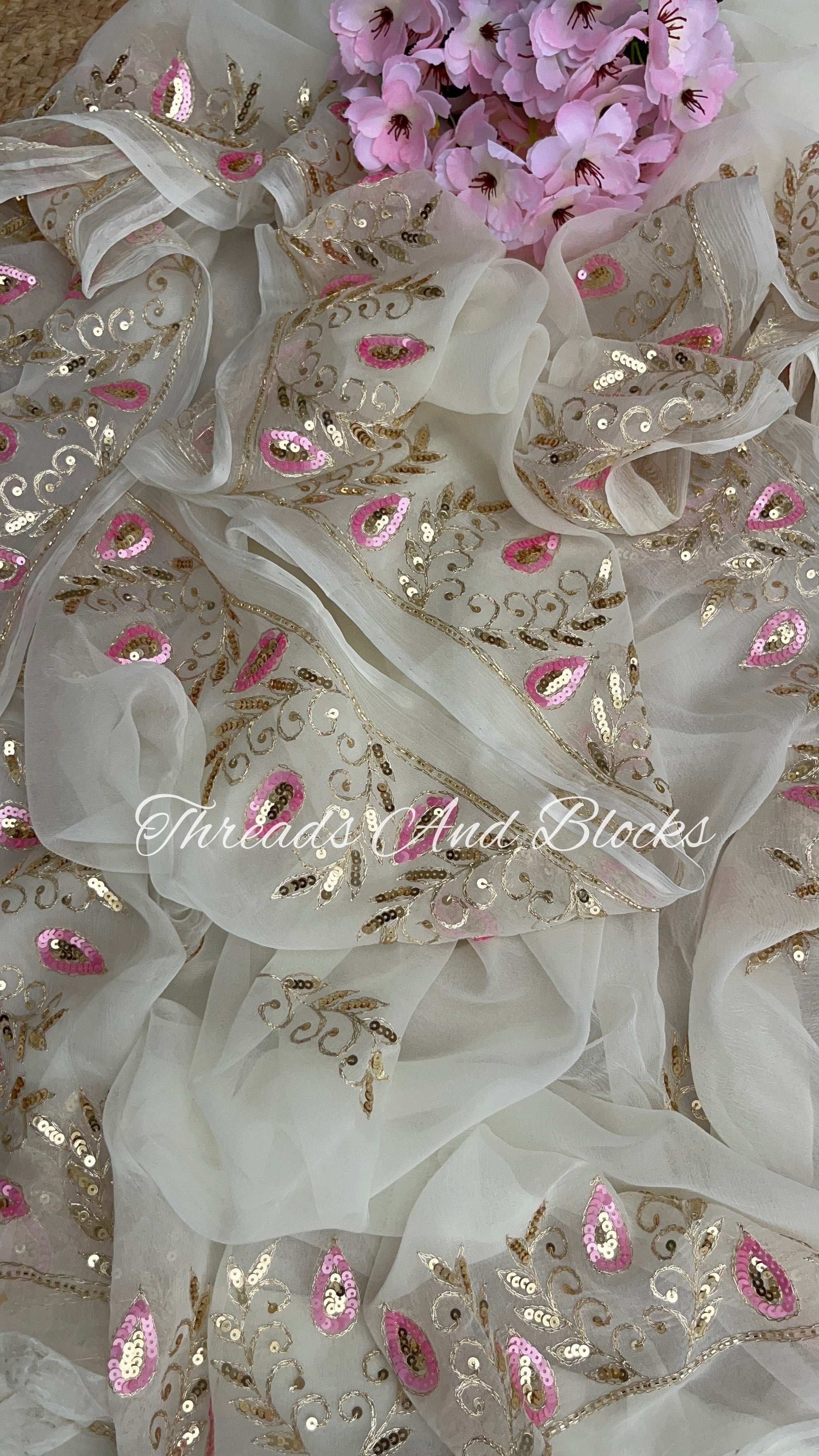 Serene White Heavy Border Saree – Threads & Blocks